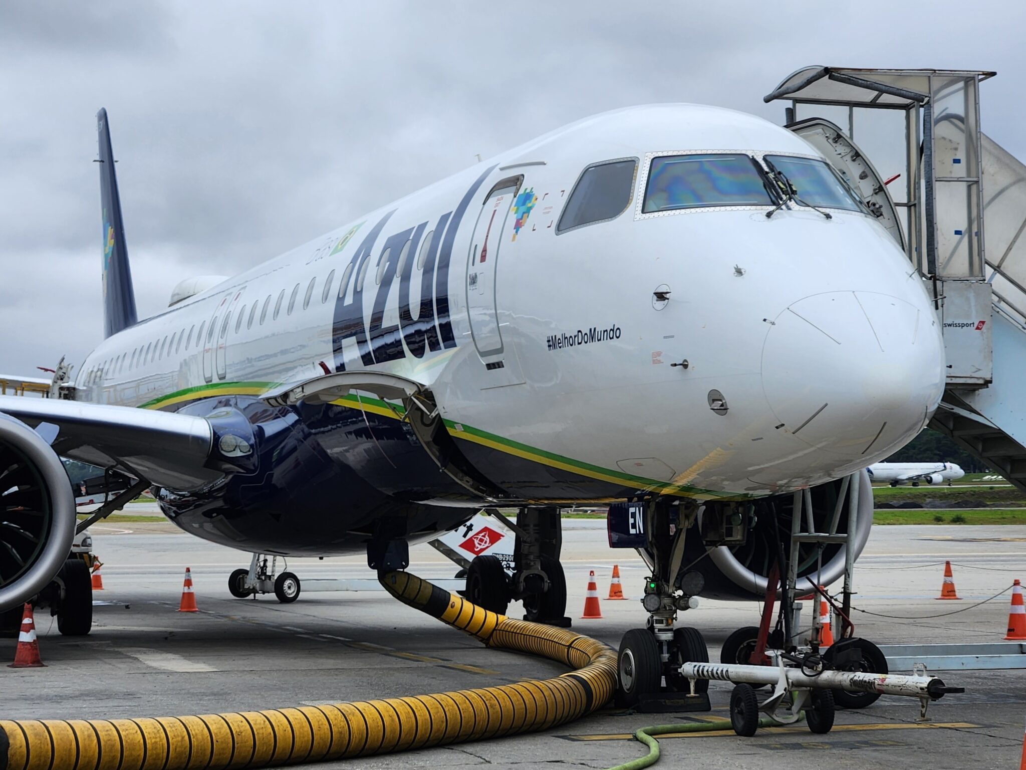 Embraer 195 - E2: conheça o maior avião de passageiros fabricado no ...